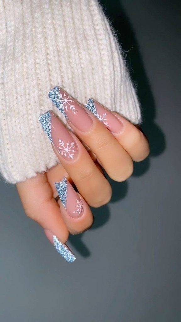 Snowflake Winter Nails 2025–2026 23+ Magical Ideas for Frosty, Festive ...