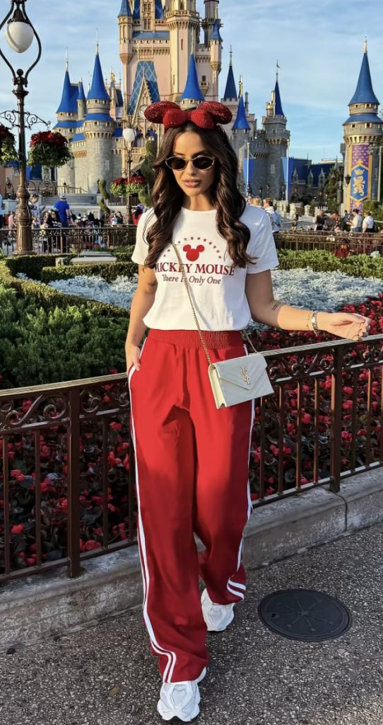 Disney Outfits 2026: 25+ Cute, Aesthetic & Wearable Park Looks for ...