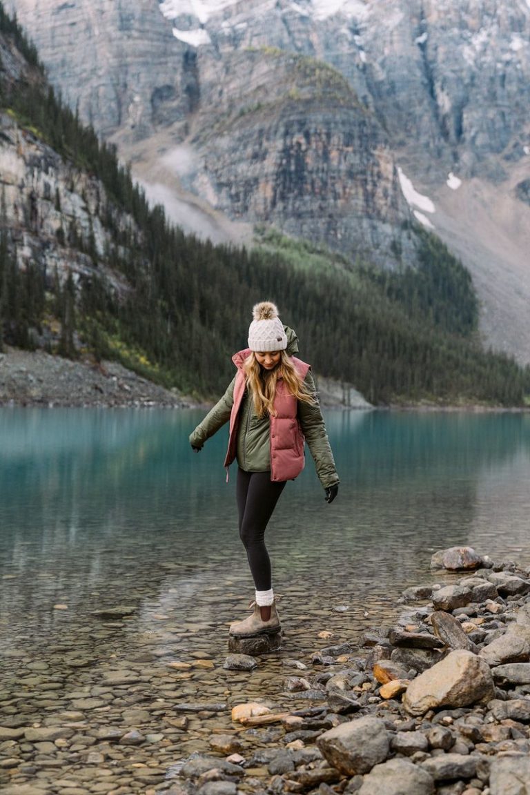 Camping Outfits 2026: Cute, Aesthetic & Practical Women’s Outdoor Style ...
