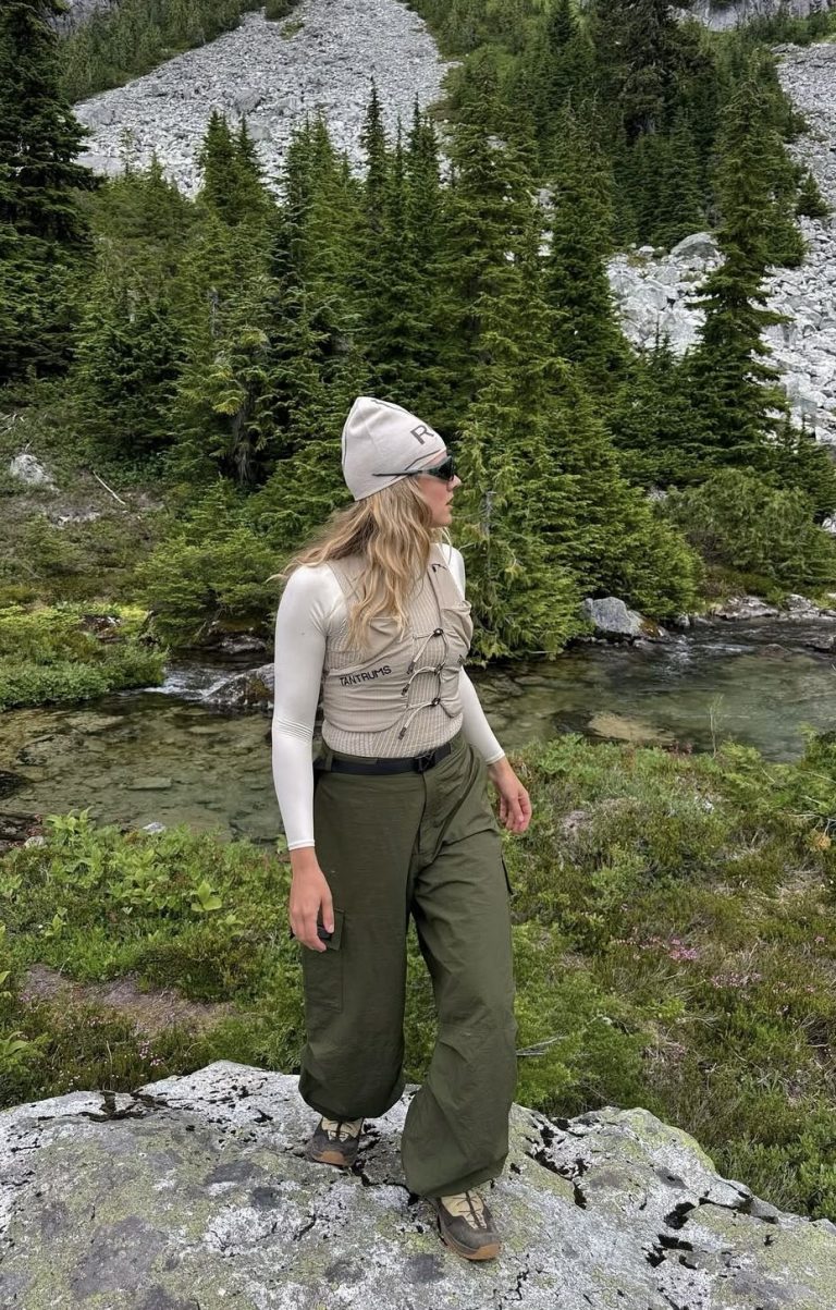 Camping Outfits 2026: Cute, Aesthetic & Practical Women’s Outdoor Style ...