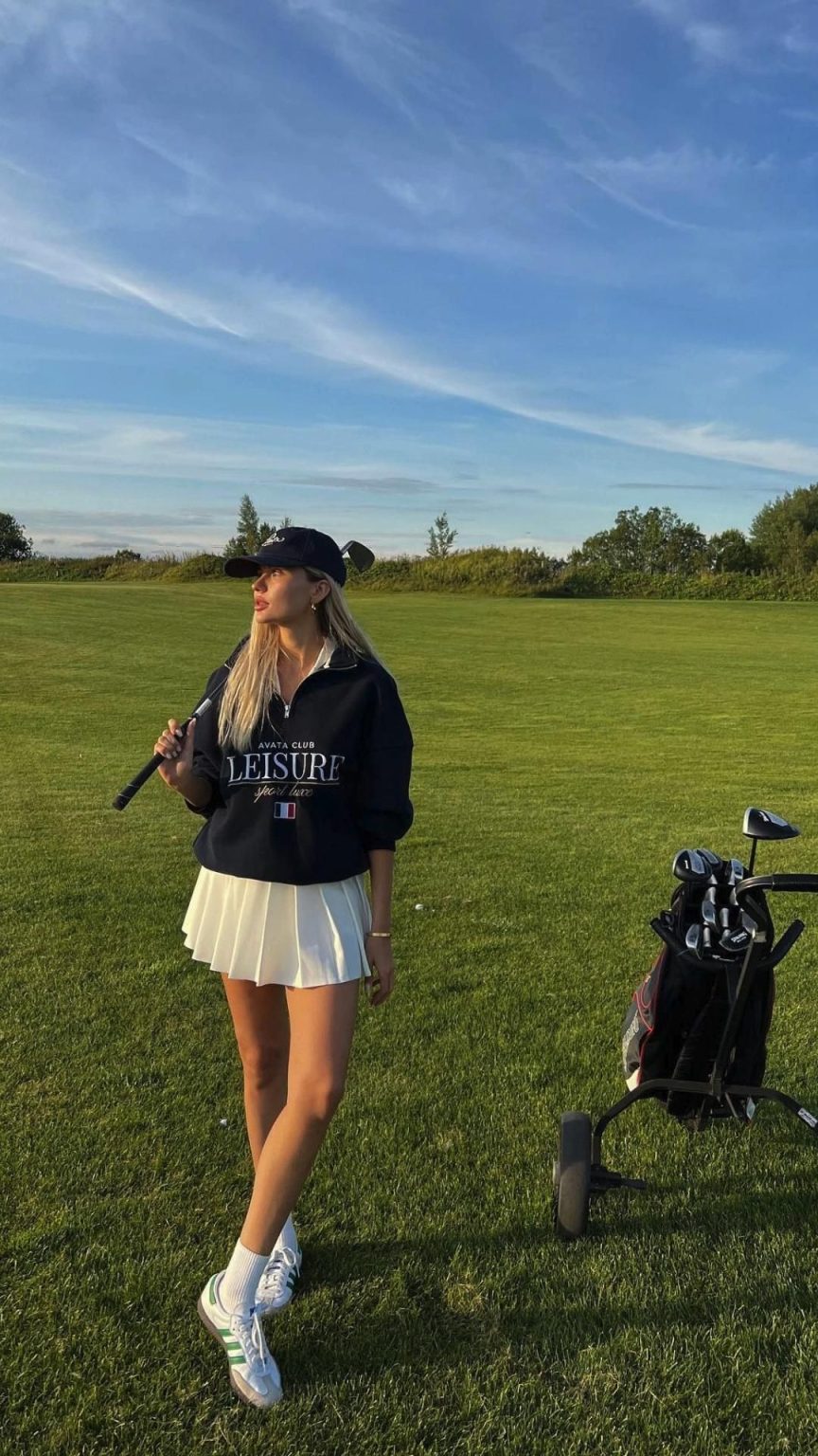 Golf Outfits 2026: 25+ Chic Women’s Golf Looks, Preppy Styles & On ...